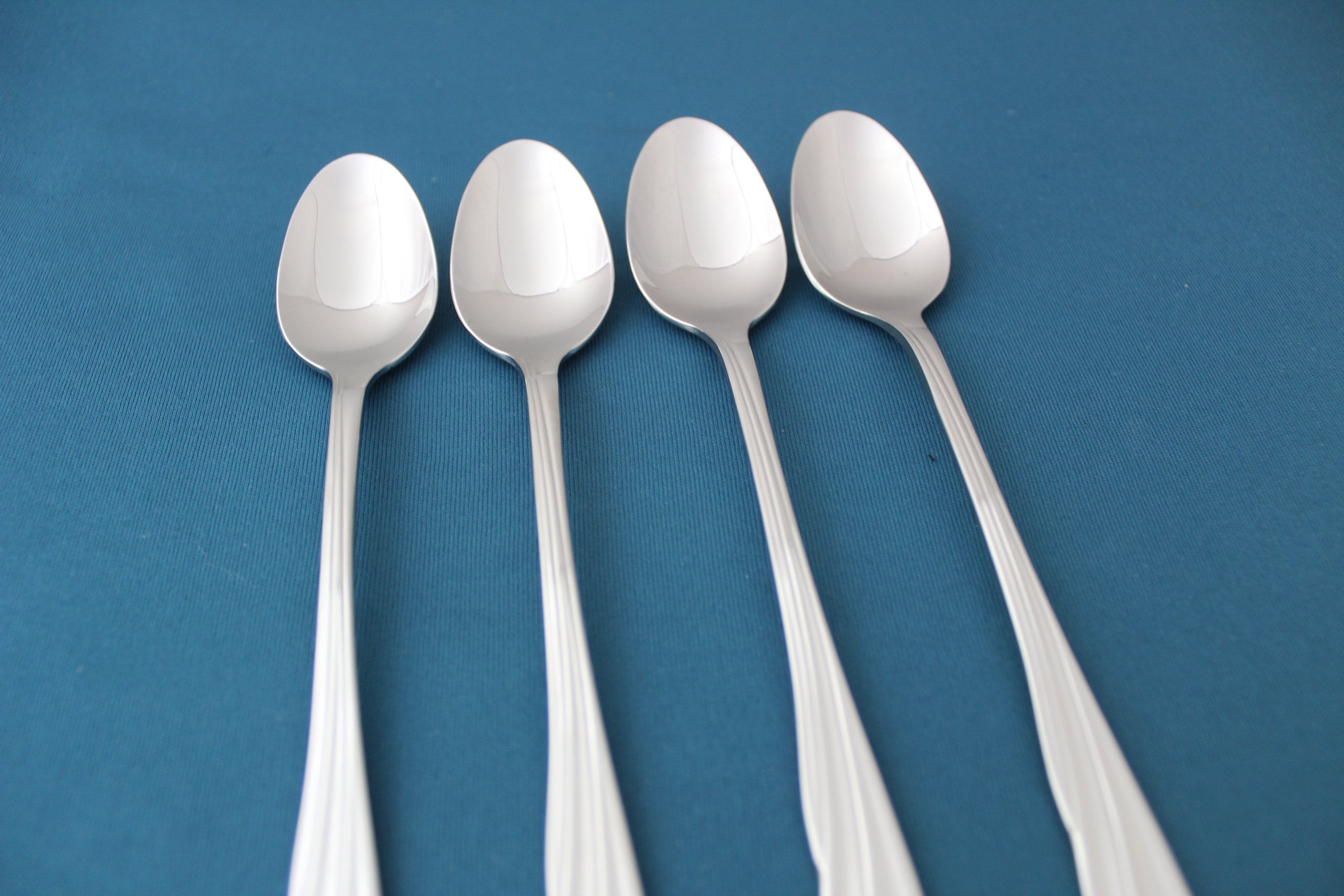 4 Iced Tea Spoons Oneida SHORELINE Glossy Community Stainless LIGHT USE ...