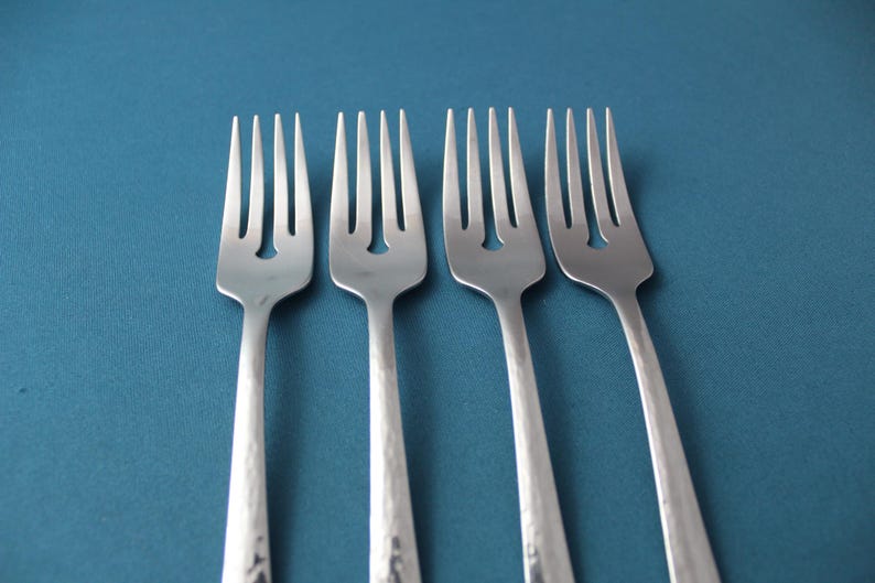 4 Salad Forks Oneida MARTELE Stainless USA Hammered 6 5/8" - Etsy