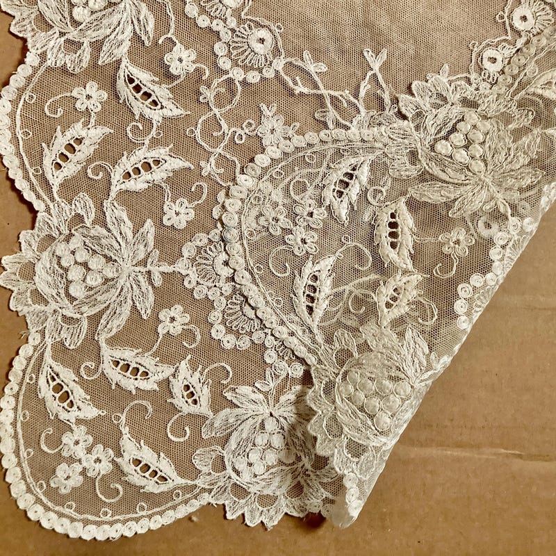 Lace Table Runner - Etsy