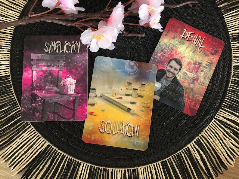 Zombie Oracle - A Post-apocalyptic Zombie Tv Show Themed Deck (60 Cards ...