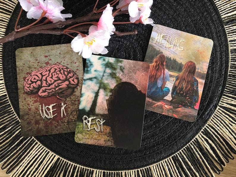 Zombie Oracle - A Post-apocalyptic Zombie Tv Show Themed Deck (60 Cards ...