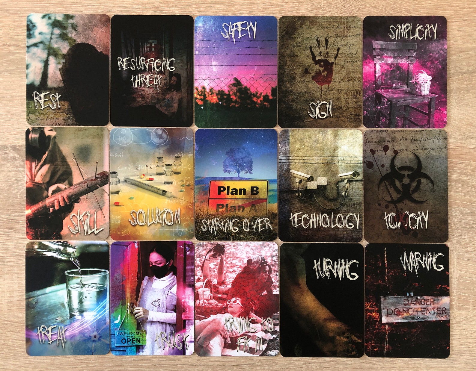 Zombie Oracle - A Post-apocalyptic Zombie Tv Show Themed Deck (60 Cards ...