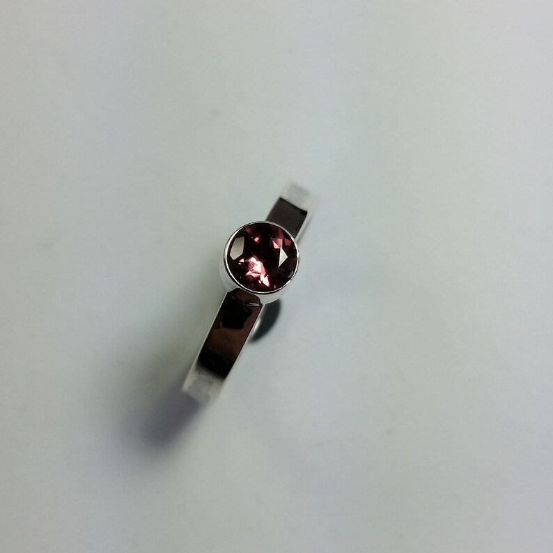 Zilveren ring met roze/rode toermalijn 5 mm facet geslepen - Etsy Nederland