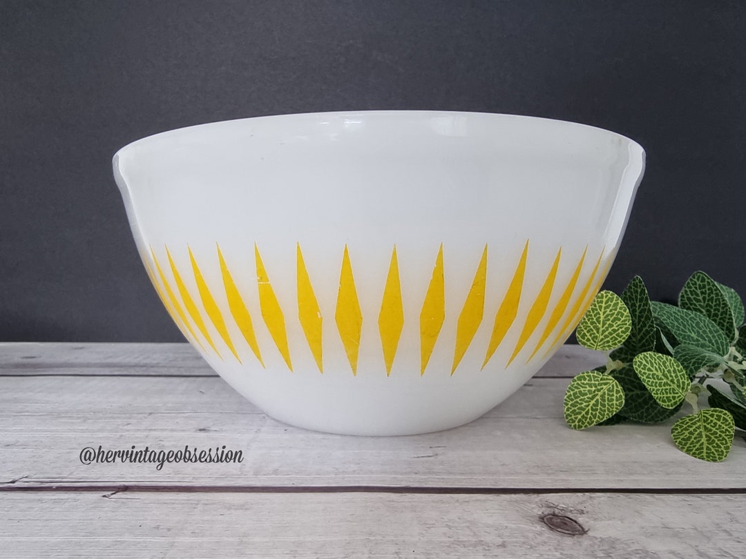 Rare Offering Vintage Australian Agee Pyrex Yellow Diamonds 8 Mixing ...