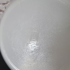 Vintage Australian Pyrex Ovenware Black Kite Flower 3.5 Pint Round ...