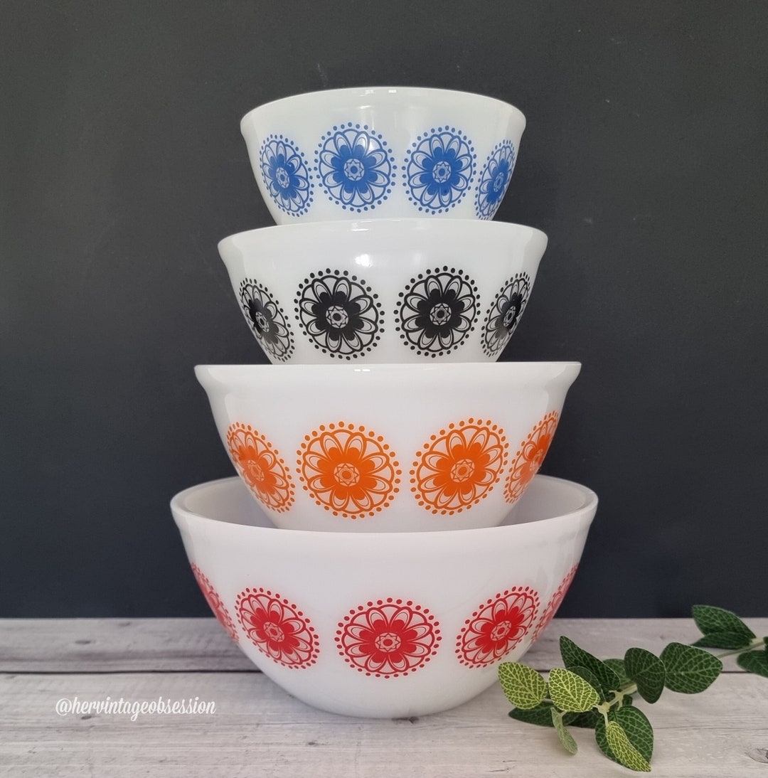 Vintage Australian Agee Pyrex doily Mixing Nesting Bowl Set of Four ...