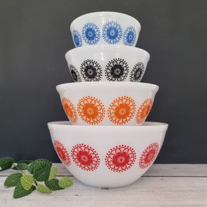 Vintage Australian Agee Pyrex doily Mixing Nesting Bowl Set of Four ...