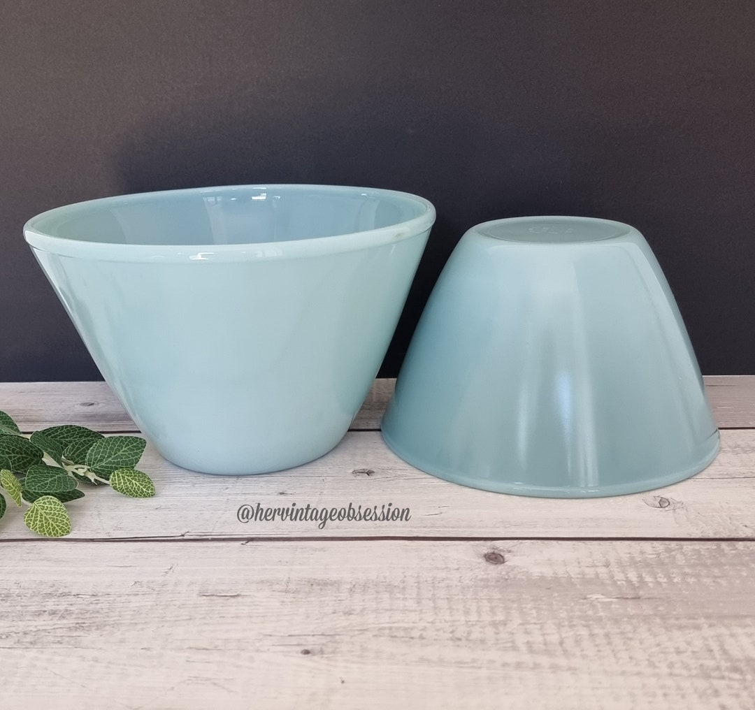 Vintage Fire King USA Azurite Splash Proof Mixing Bowls - 7.5" & 8.5 ...