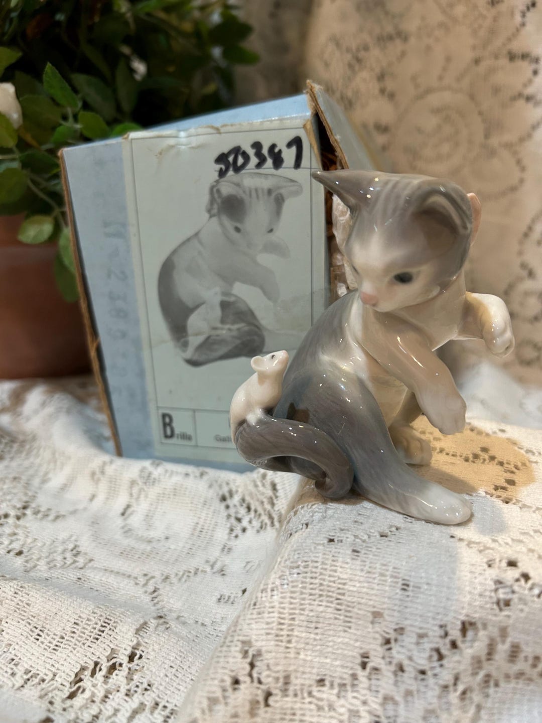 Blue Box Lladro Cat & Mouse "gatito Pasmado" Glossy White Gray ...