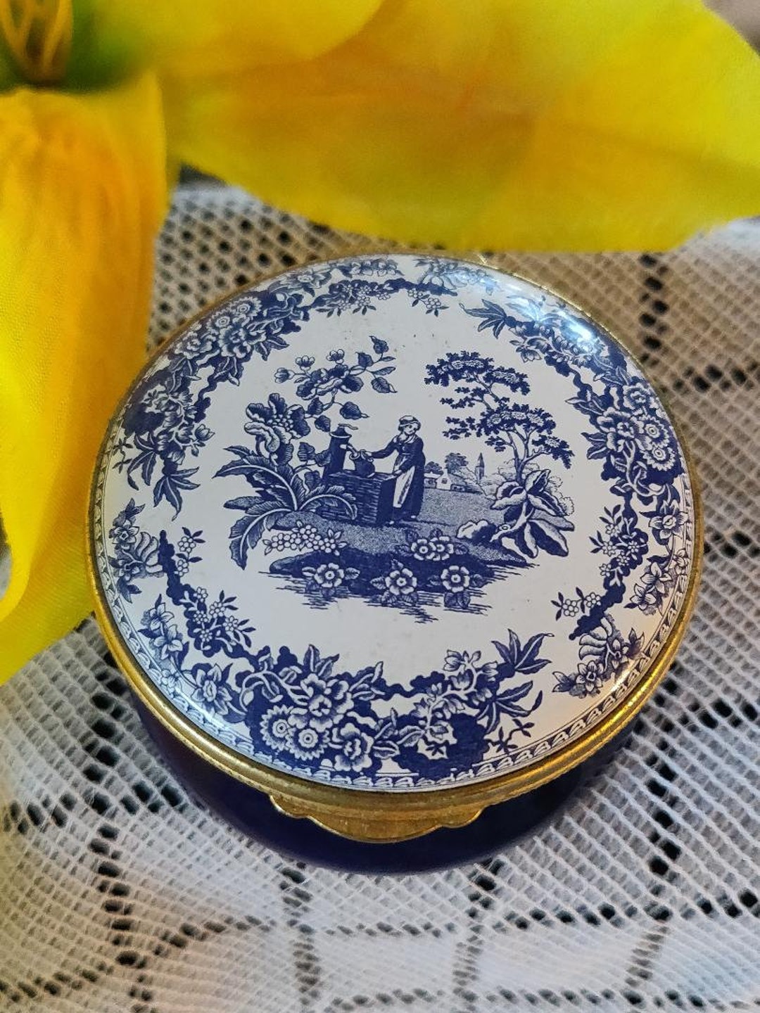 X-large Blue and White SPODE Blue Room Collection Girl at Well Round ...