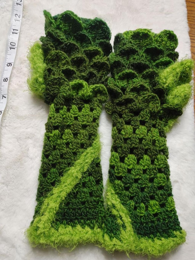 Grinch Handmade Crocheted Dragonscale Green Fuzzy Fingerless Gloves ...