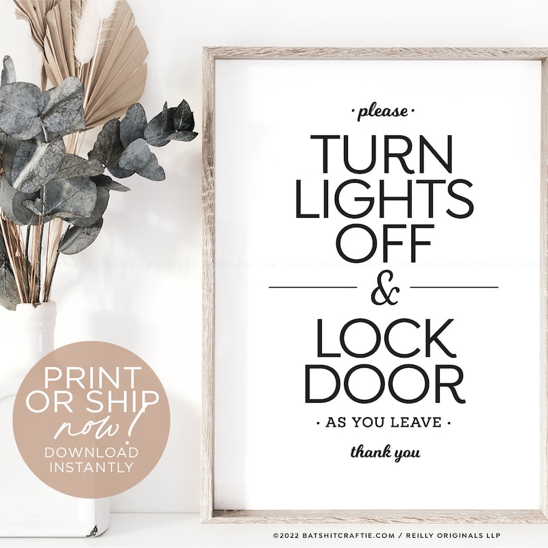 Please Lock the Door Sign - Etsy