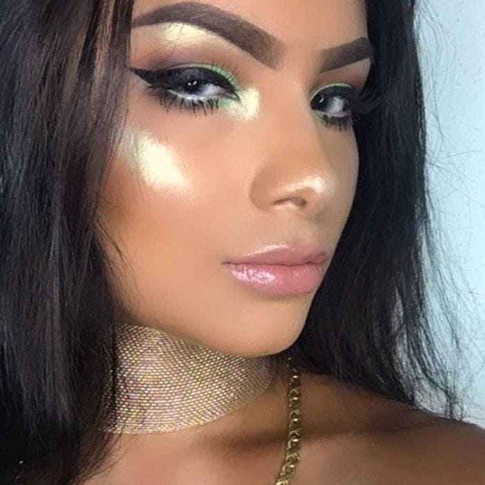 Gold Highlight Makeup