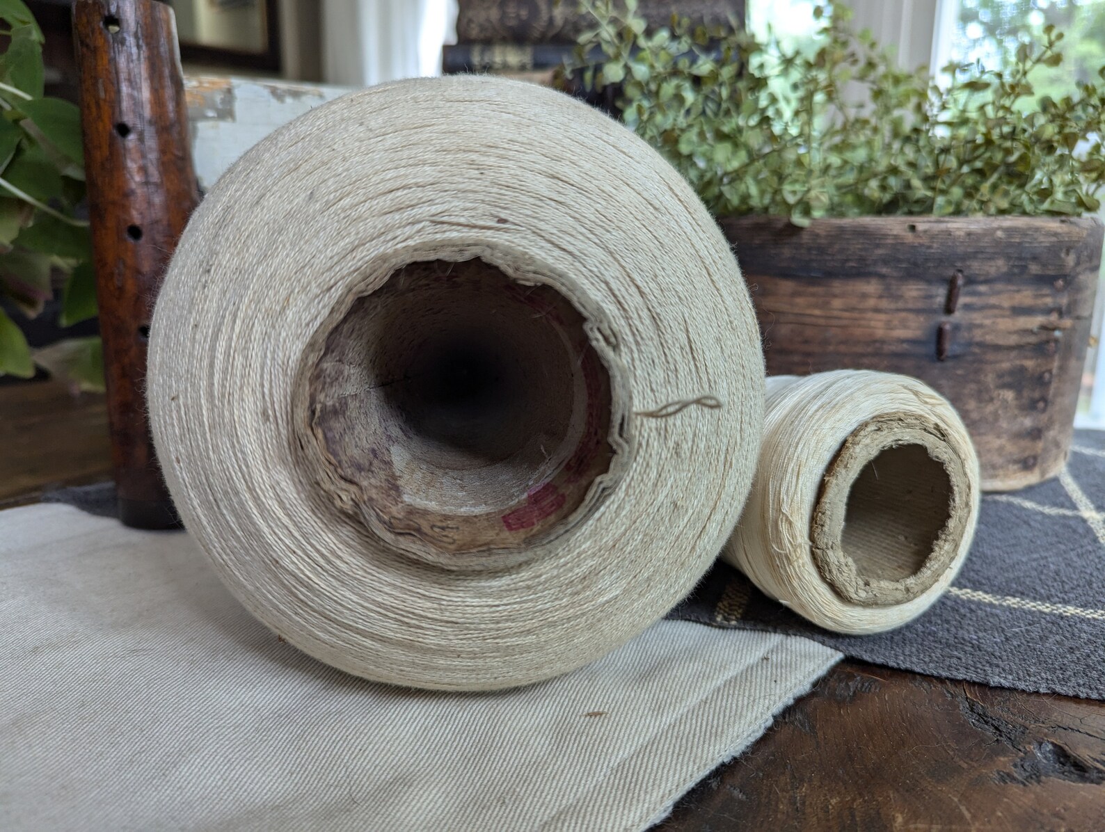 Vintage Set of Spools With Off-white Thread - Etsy