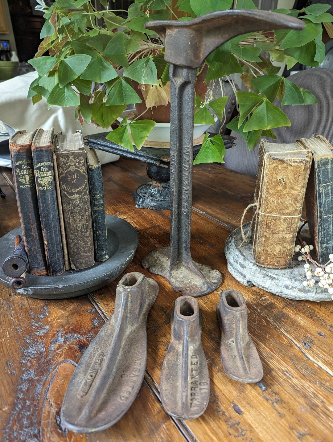 Set of Vintage Cast Iron Feet and Foot Stand - Etsy