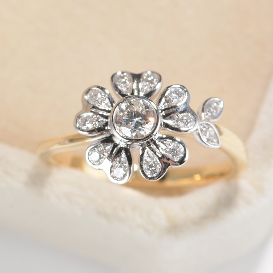 Conjunto de bisel de corte en forma de pera de racimo de flores ...