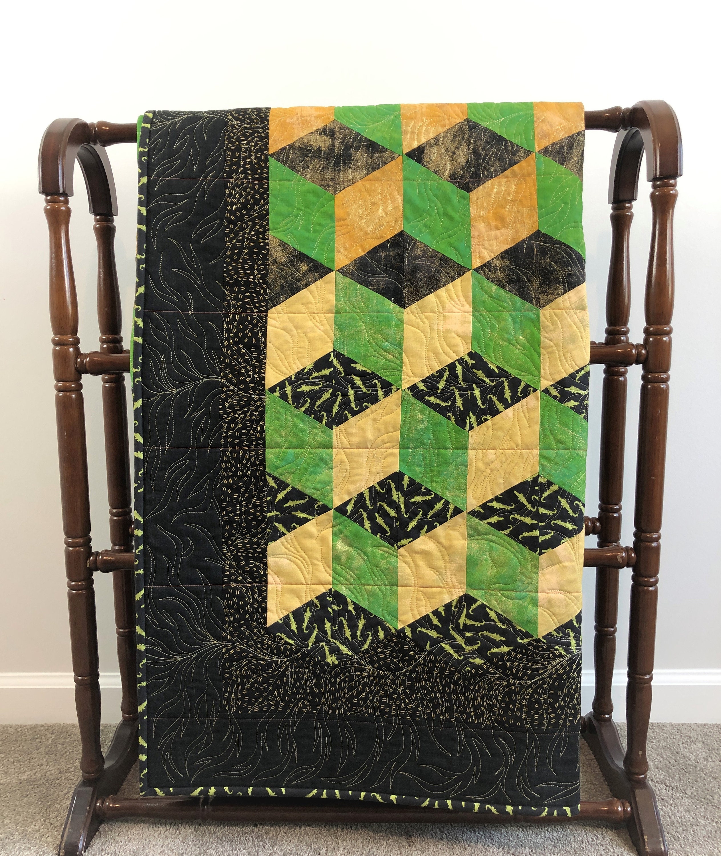 Loki Quilt Cube Optical Illusion Green Black and Gold - Etsy