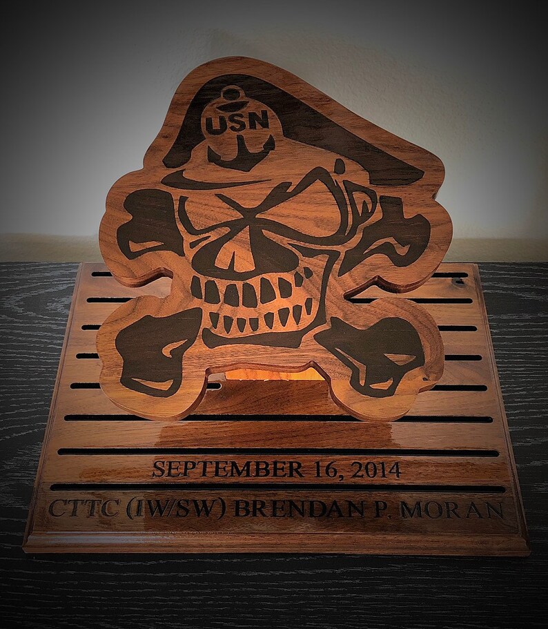 Navy Chief Skull Challenge Coin Display - Etsy