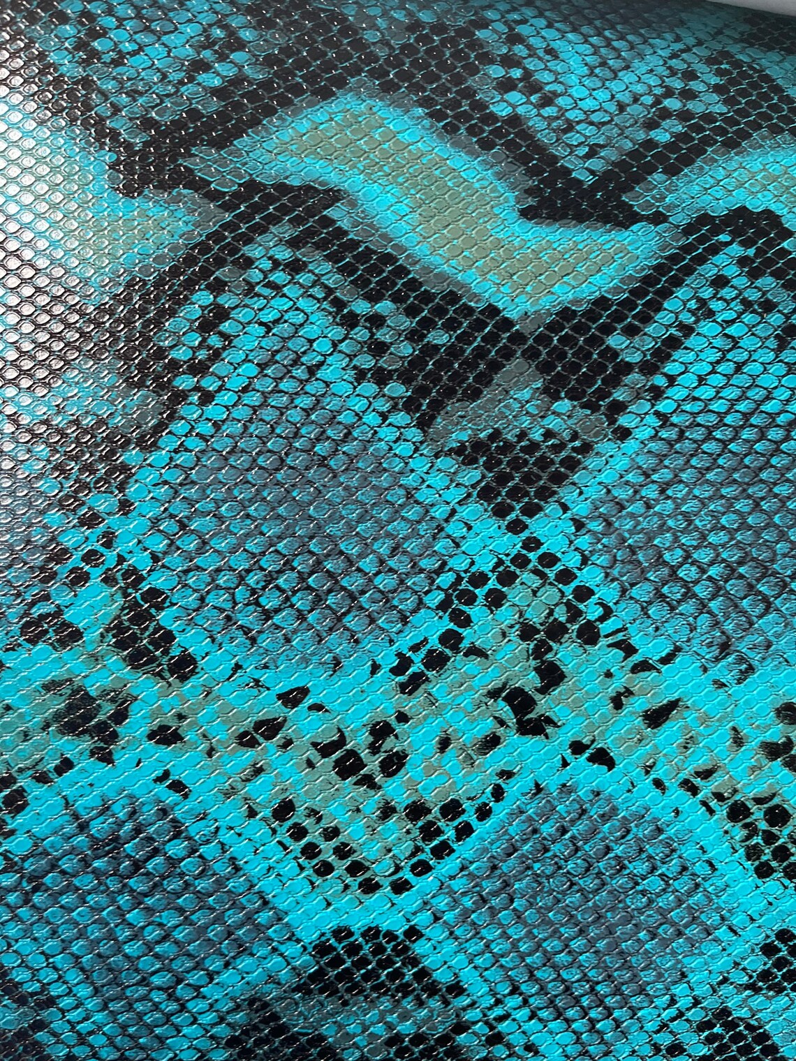 Exotic Serpent Skin Design 3D Looking Heavy Vinyl Non Stretch 58/60 ...