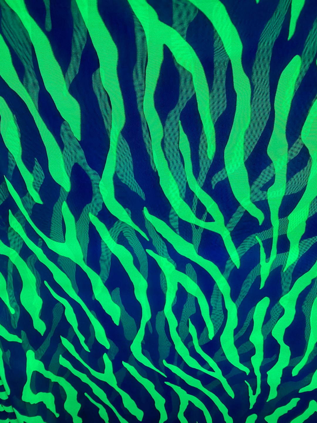 New Exotic Tiger Design Uv Light Gray/neon Green Print on Great Quality ...
