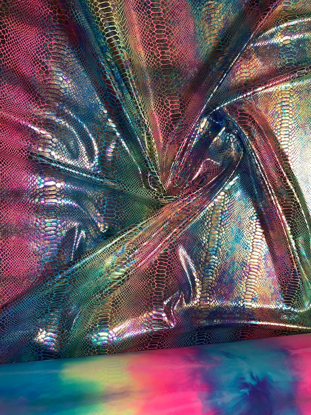 New Iridescent Rainbow Hologram Snake Design With Tie Dye Ilusión Foil ...