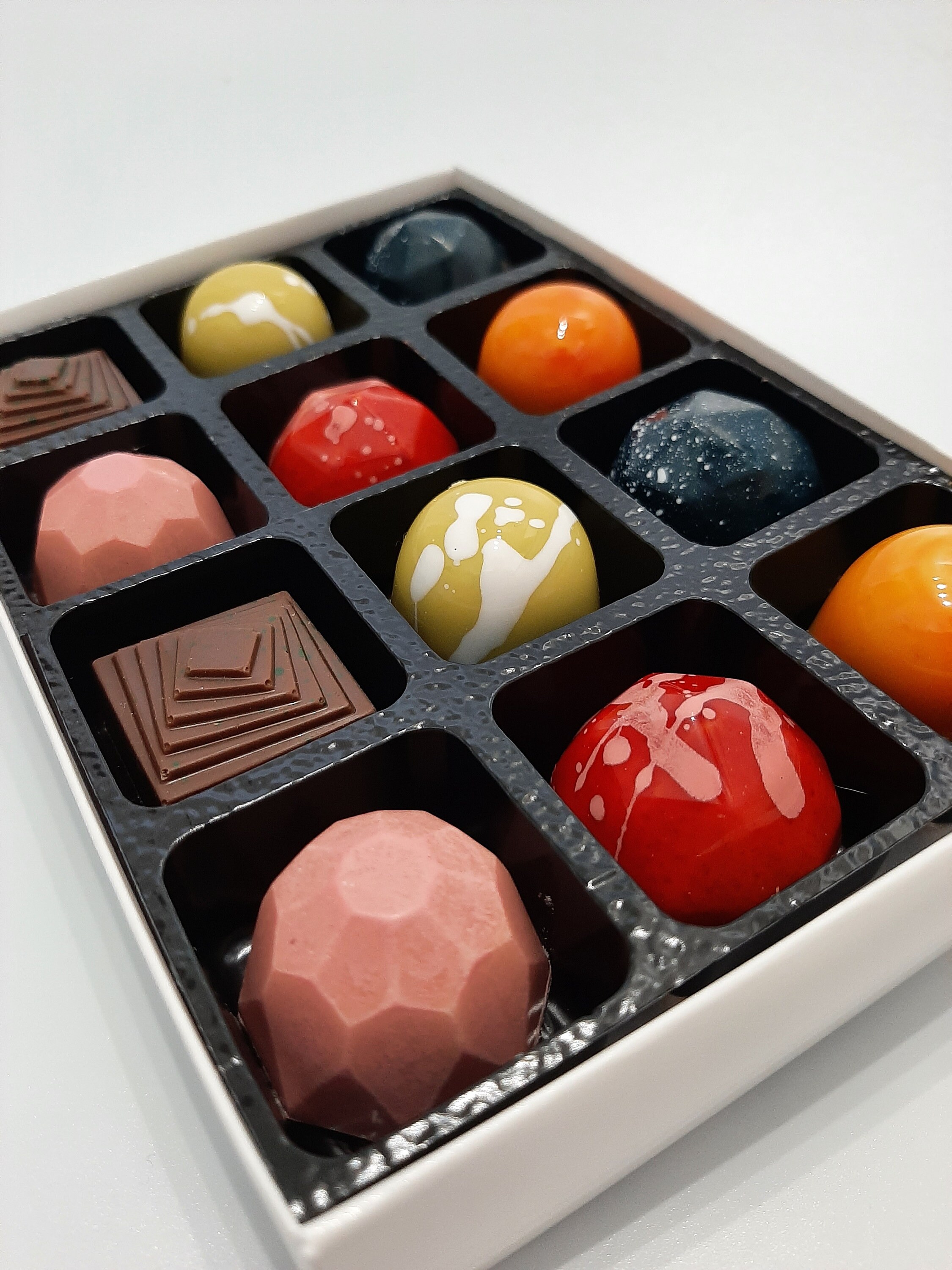 Mixed Box of Handmade Artisan Chocolates - Etsy UK