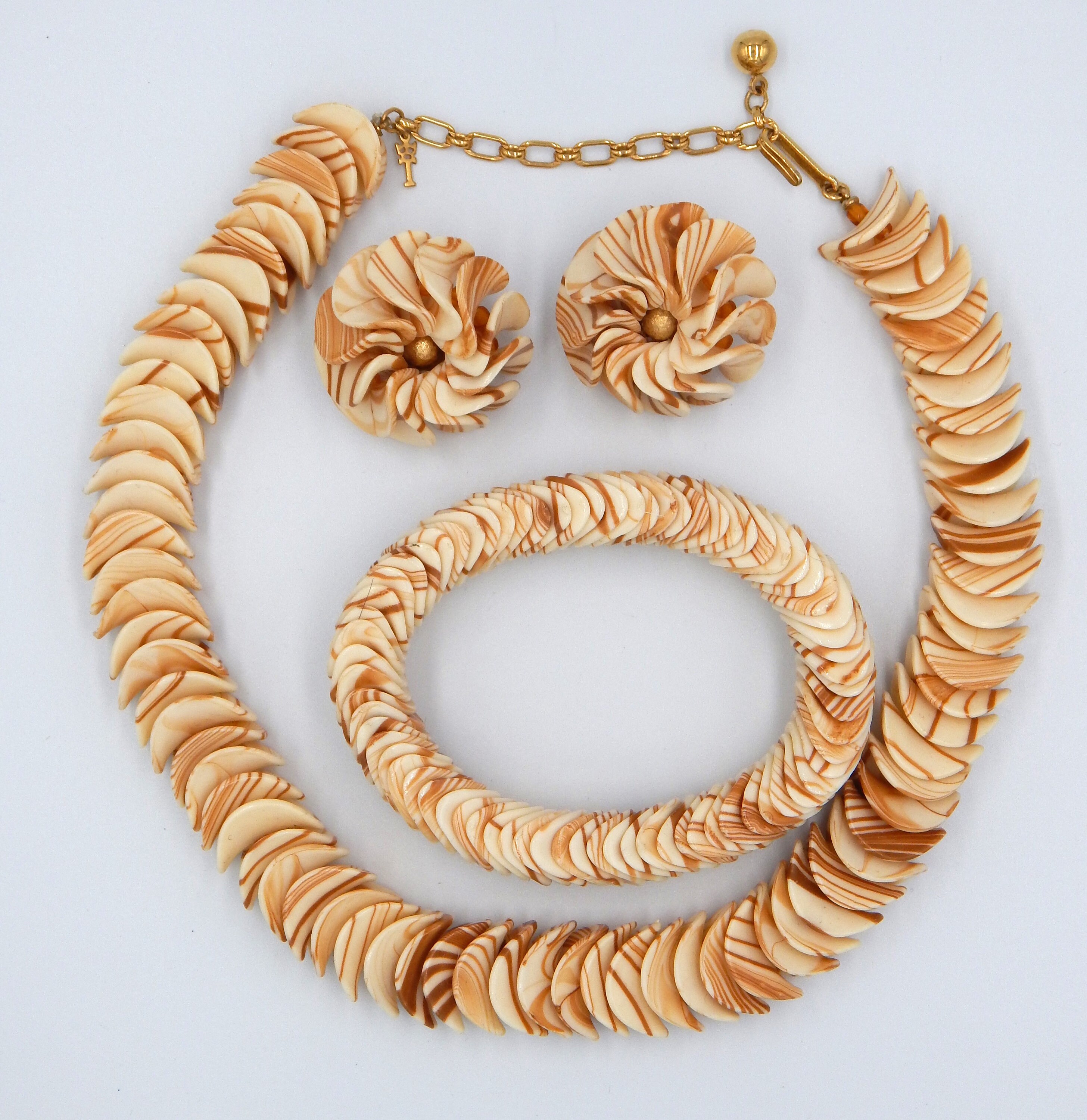 TRIFARI Lucite Ruffle Glass Bead Necklace Warm Caramel - Etsy