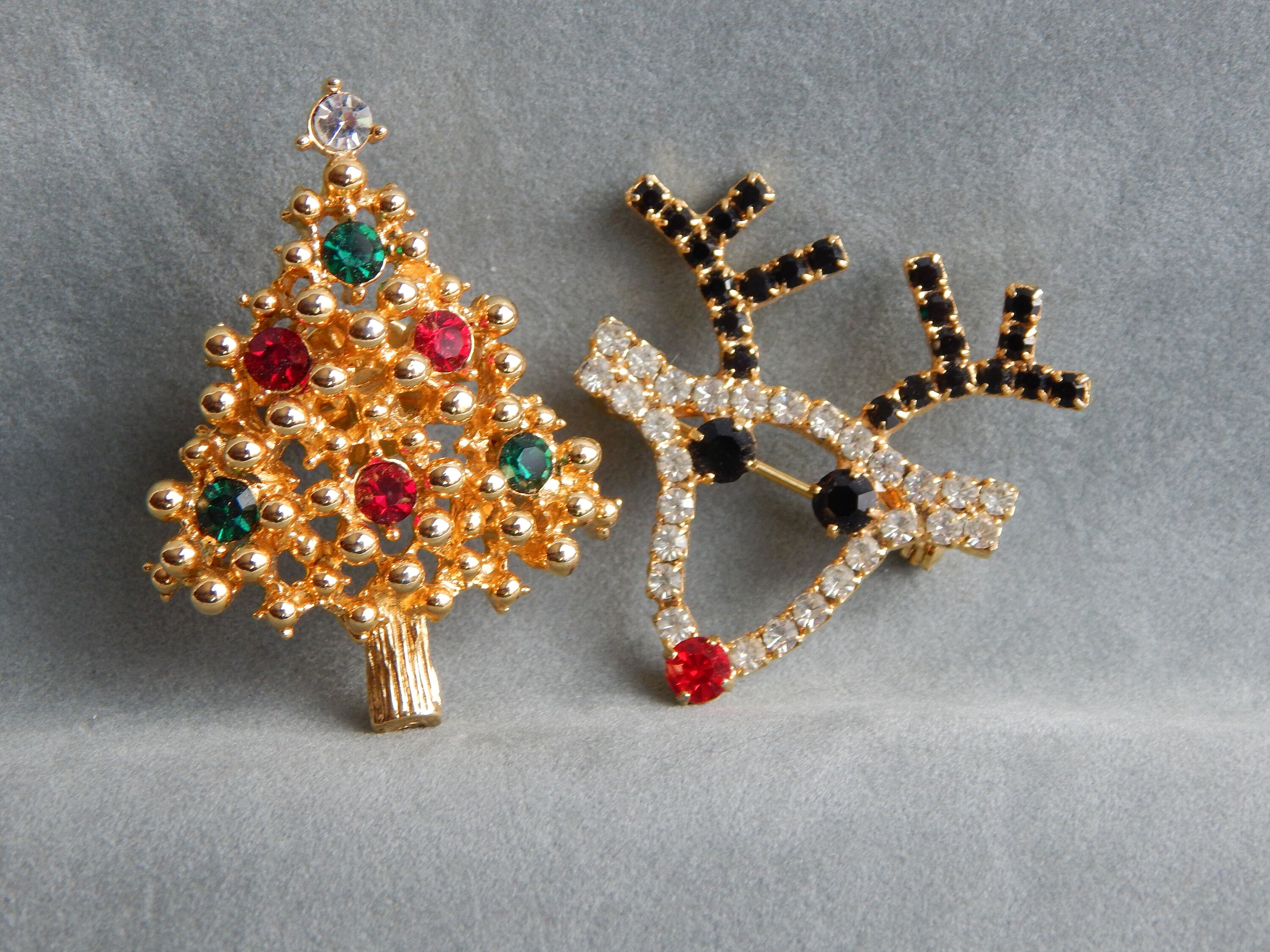 Unsigned CHRISTMAS Tree & Reindeer Pin Festive Beauties - Etsy