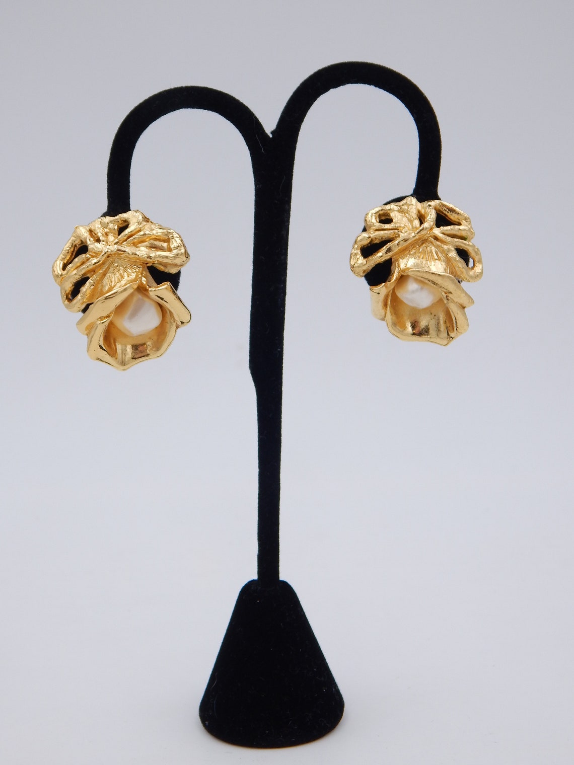 TRIFARI Jonathan Bailey Organic Pearl Earrings - TLC - Etsy
