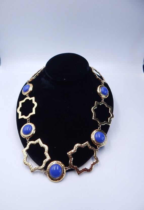 Geometric shape statement - Gem