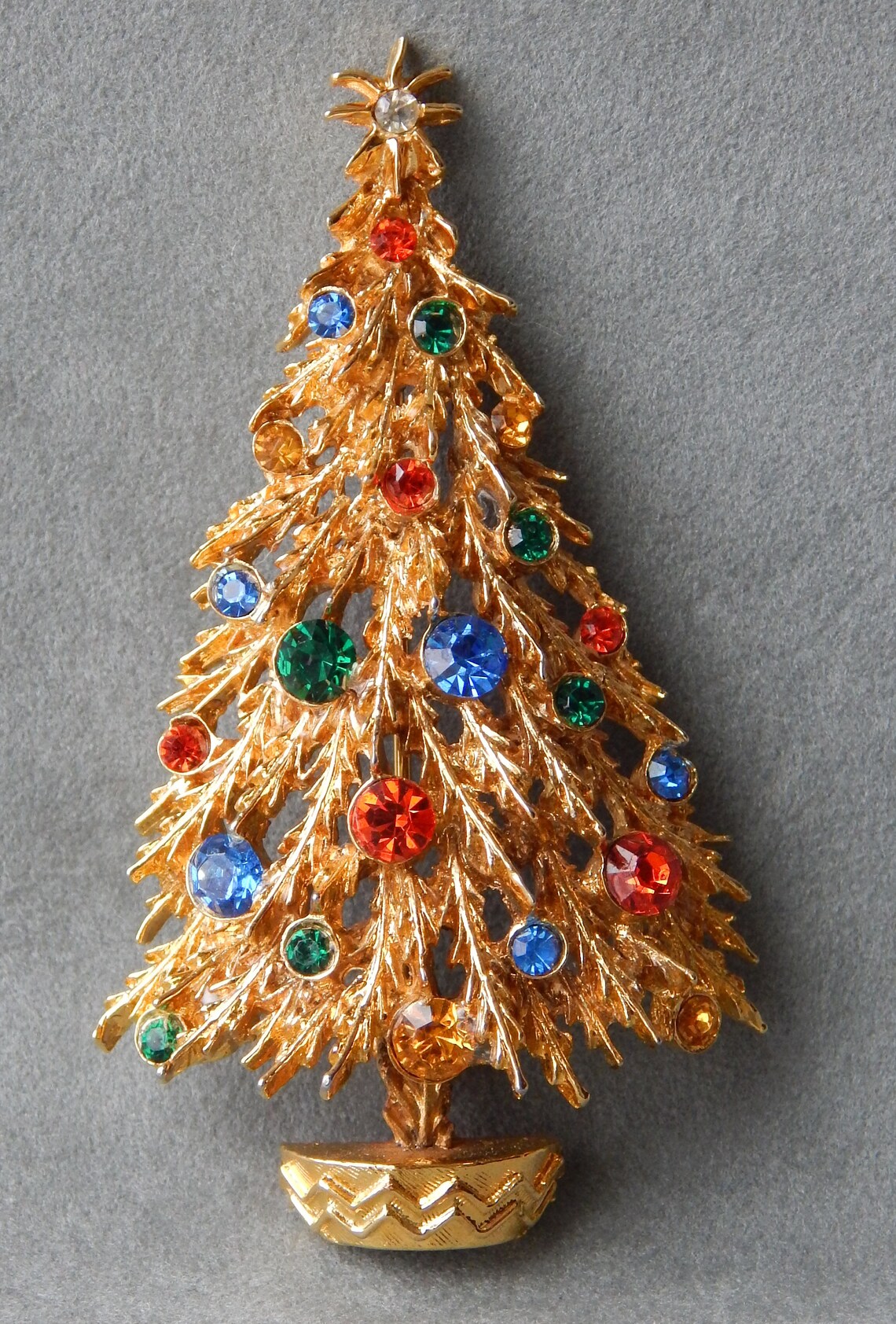 Vintage ART Christmas Tree Pin: Gold Rhinestone Brooch - Etsy