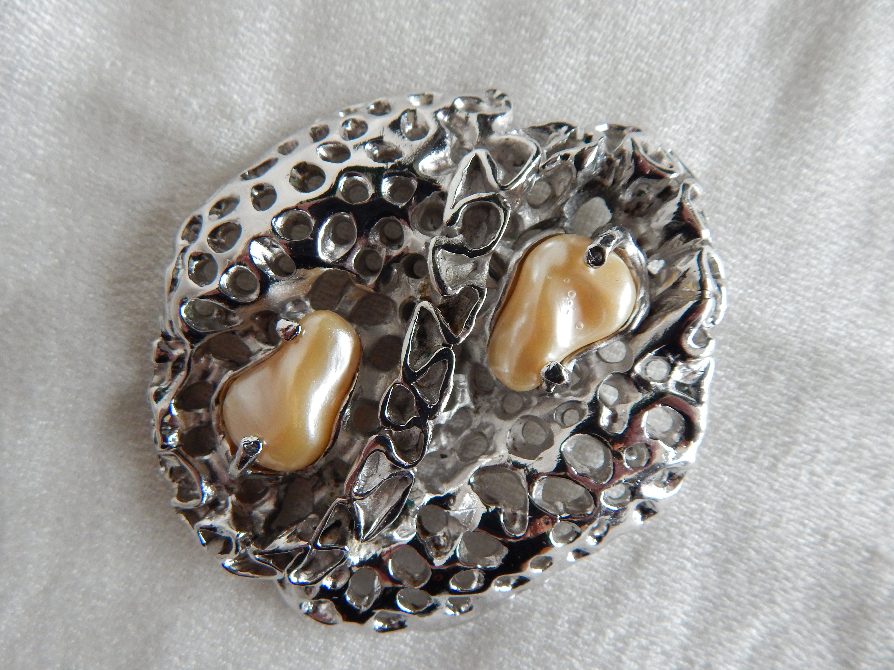 TRIFARI Jonathan Bailey Pearl Pin Brutalist Style - Etsy