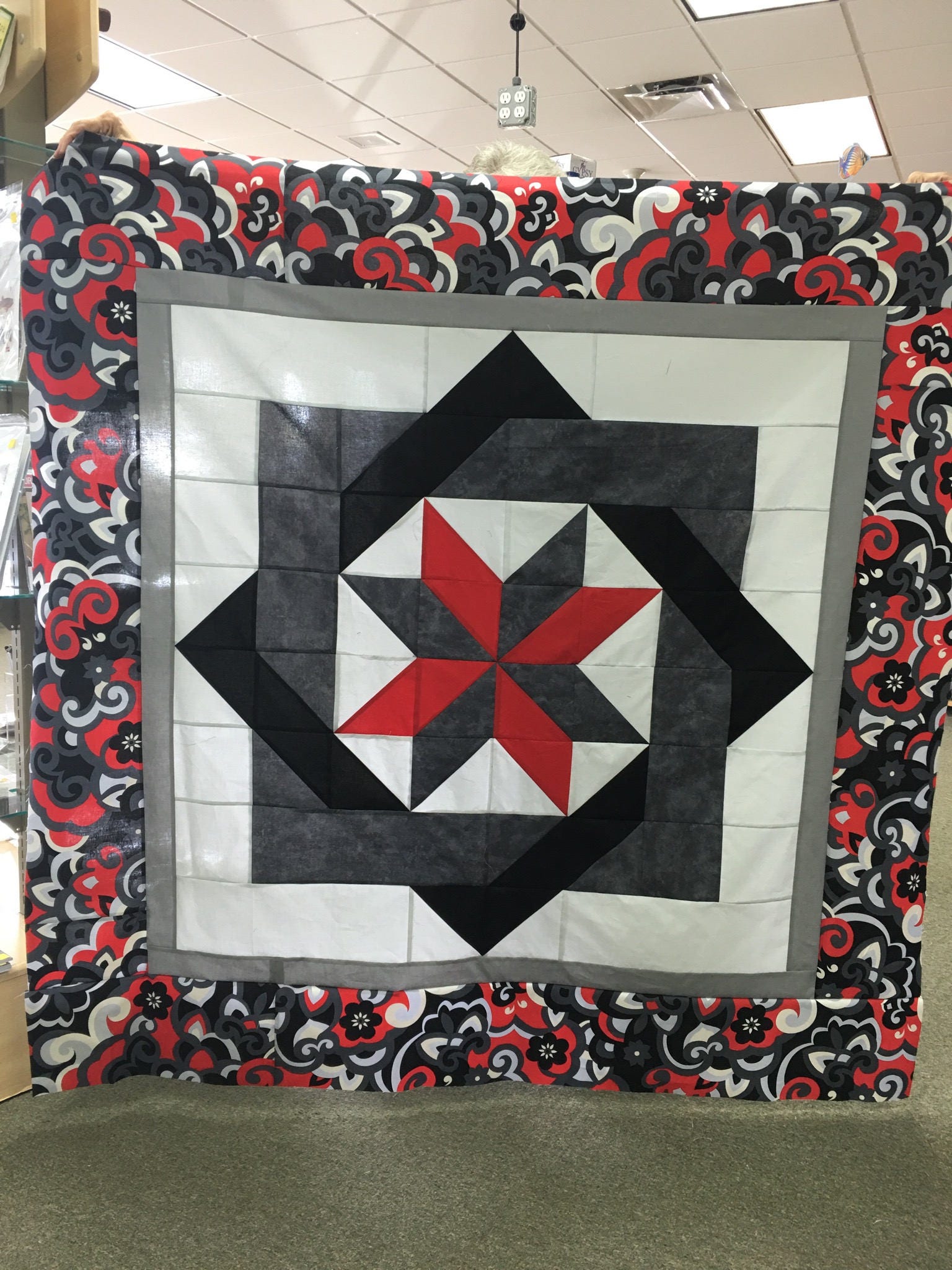 White Labyrinth Quilt Pattern