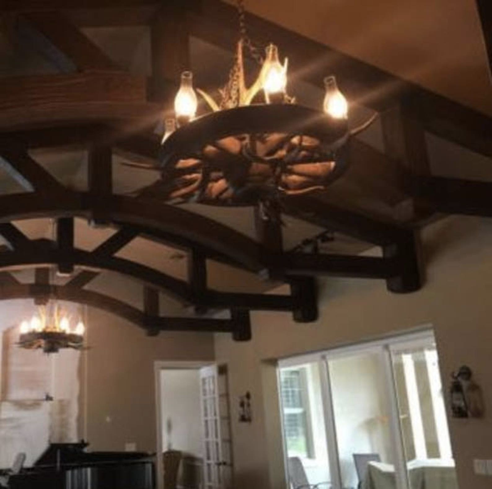 Old West Wagon Wheel Chandelier Rustic Western Decor Pendant Light Log ...