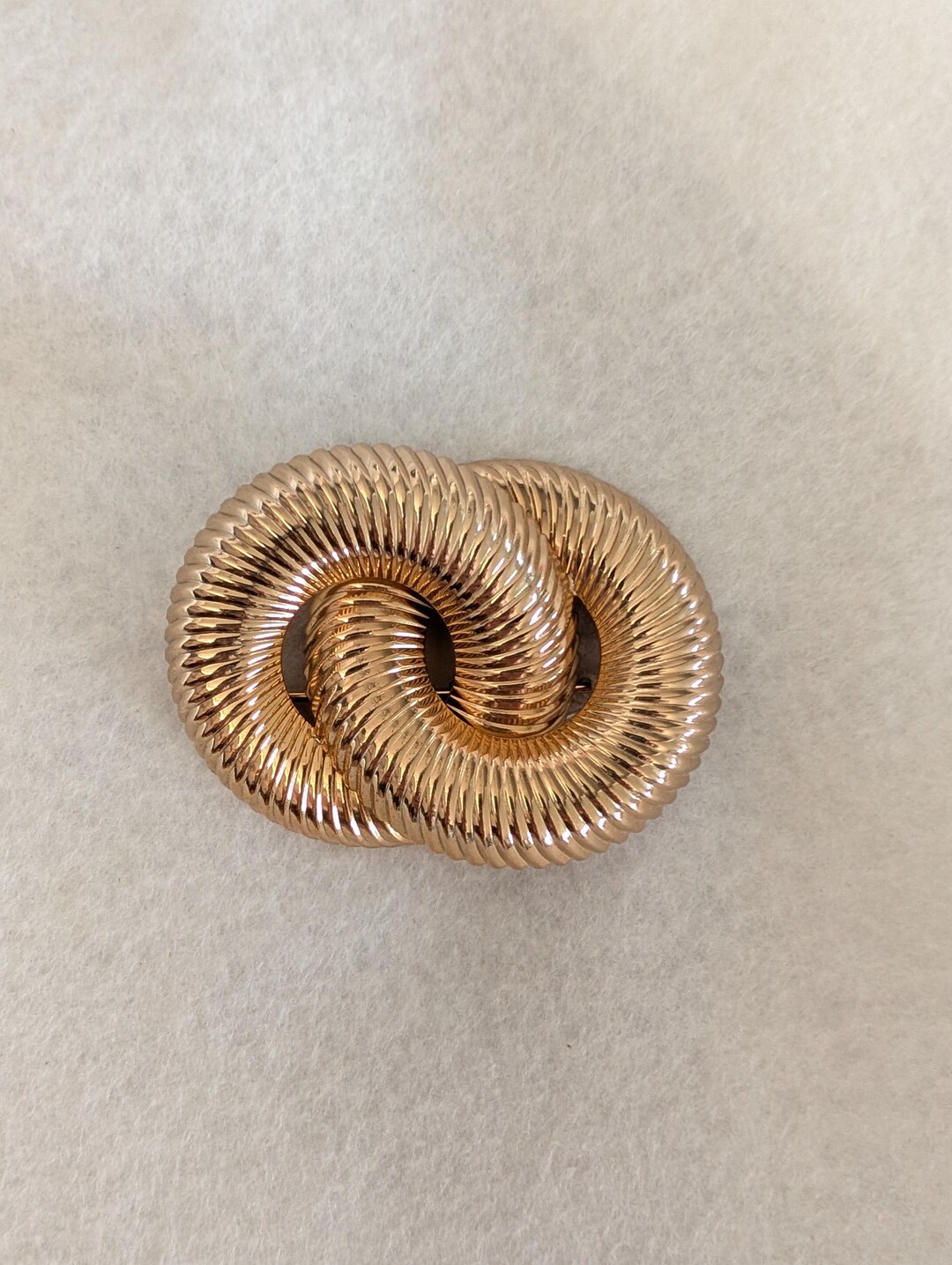 Vintage Gold Brooch / Circle Knot Pin by Napier - Etsy