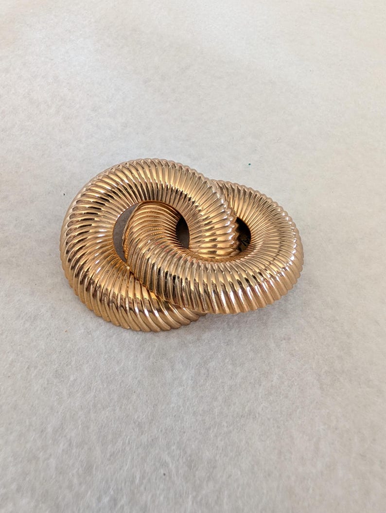 Vintage Gold Brooch / Circle Knot Pin by Napier - Etsy