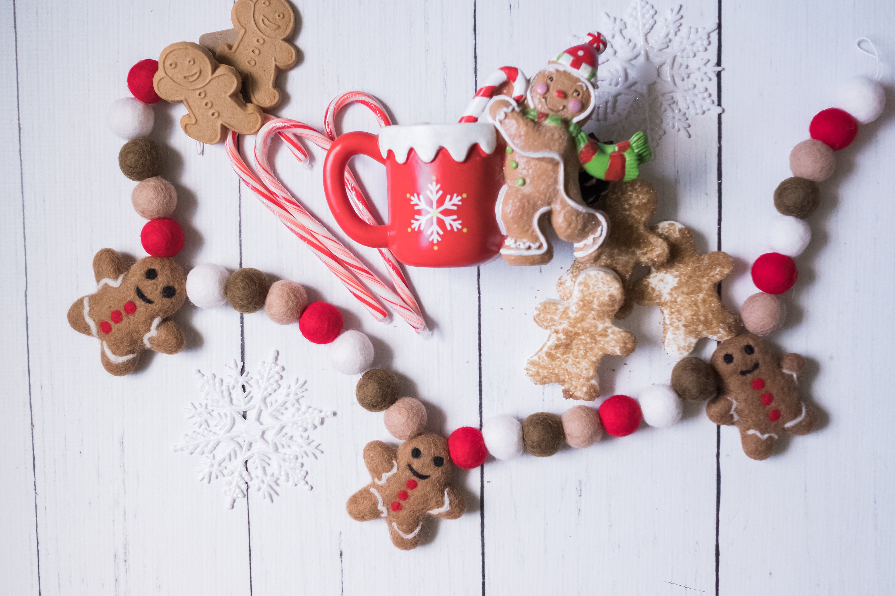 Gingerbread Garland, Gingerbread Decor, Christmas Garland, Felt Ball ...