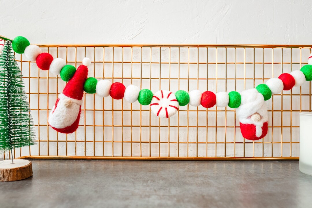 Santa Garland, Christmas Garland, Felt Ball Garland, Santa Decor, Mrs ...