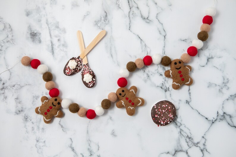 Gingerbread Garland, Gingerbread Decor, Christmas Garland, Felt Ball ...