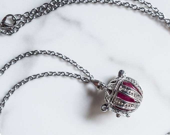 Necklace With Small Round Opening Pendant, Opening Silver Pendant With ...