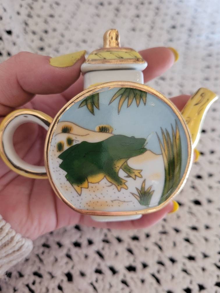 Miniature Tea Pots, Collectible, My Treasure, Decorative - Etsy