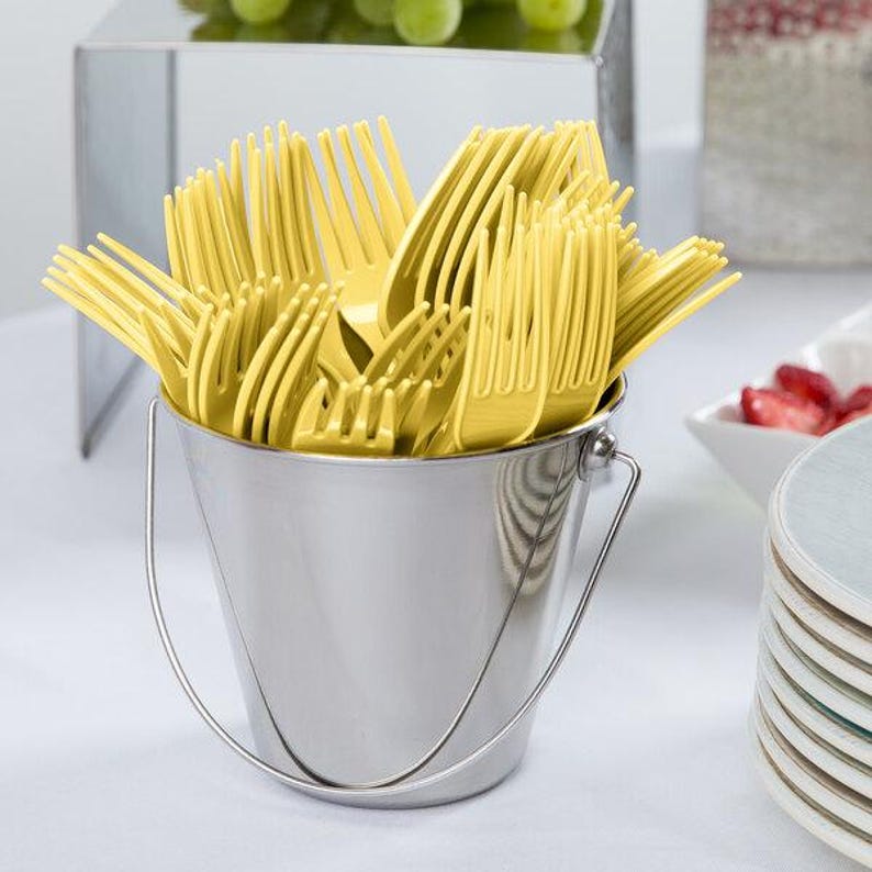 Sweet Summer Ice Cream Party Supplies Set, Tableware Bundle for 8 ...