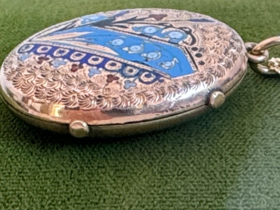 Victorian Oval Locket w/ Ornate Black White Blue Red … - Gem