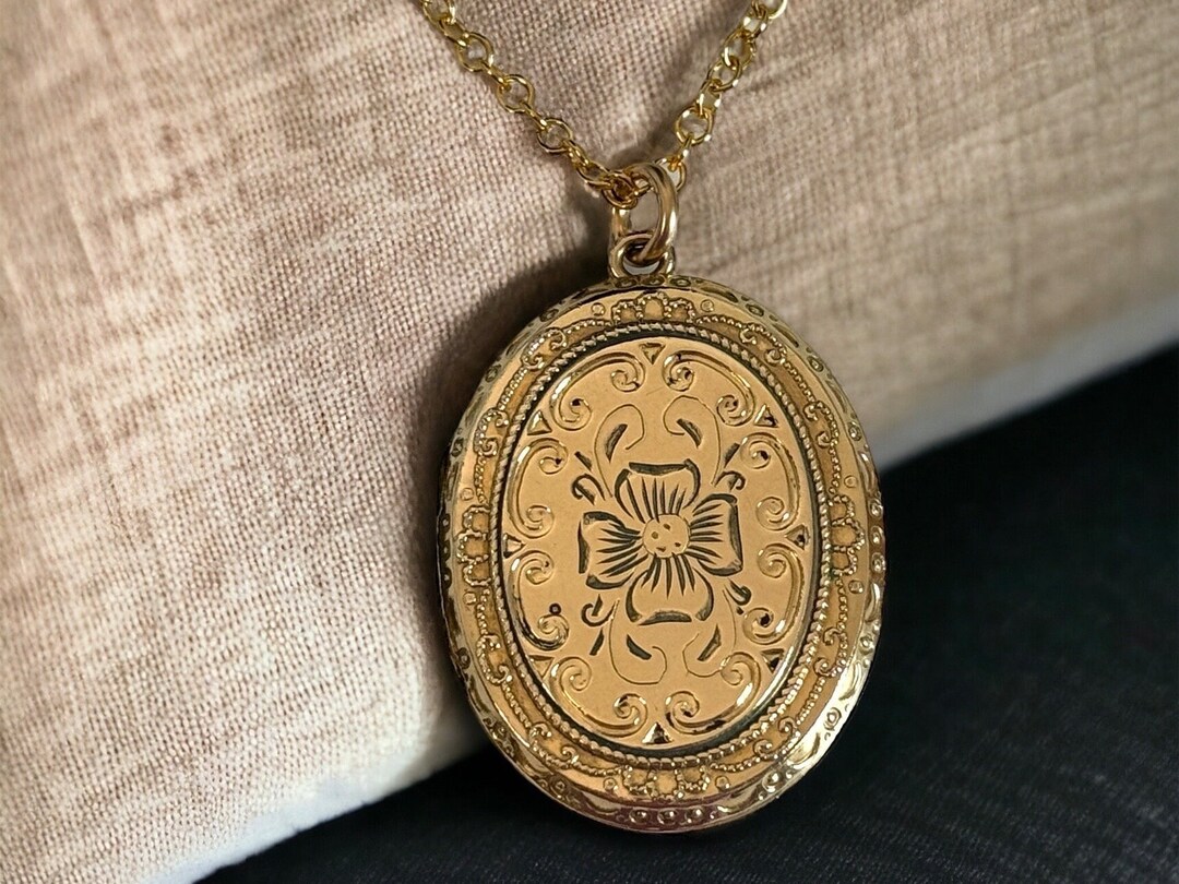 Vintage Oval 12K Gold Filled Locket W/ Ornate Etched Florals / Flowers ...