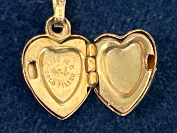 Vintage 12K Gold Filled Etched Heart Petite Locket on… - Gem