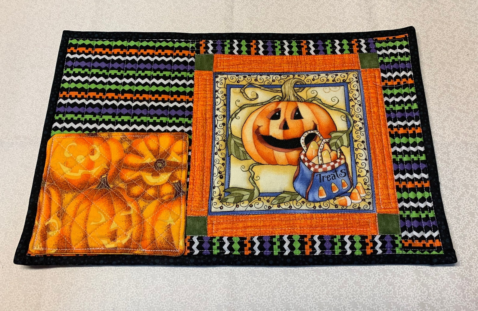 Halloween Mug Rug, Halloween Snack Mat, Quilted Mug Rug, Halloween ...