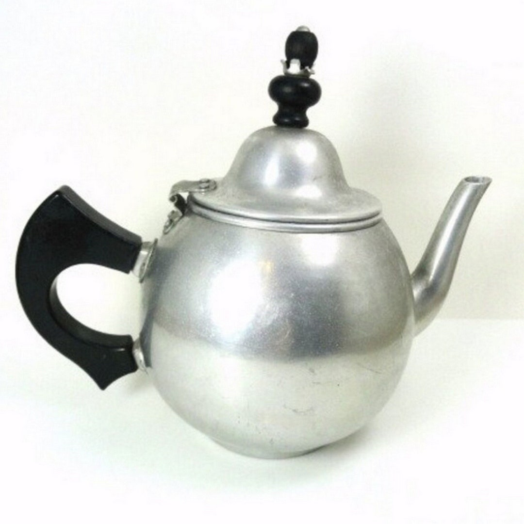 Vintage Dixie Queen Aluminum Teapot With Attached Strainer Chain, USA ...
