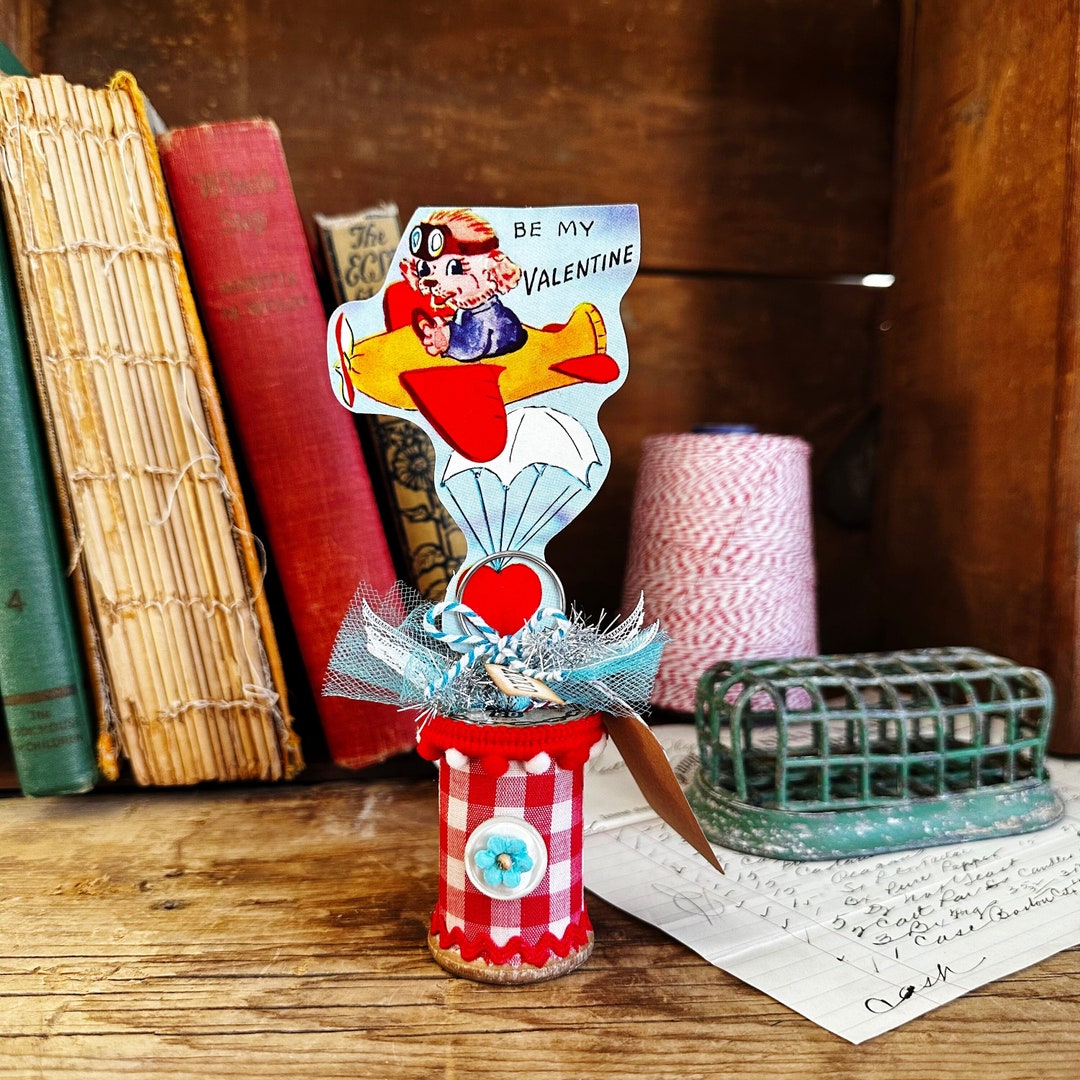 Handmade Spool Card Holder & Vintage Valentine Card, XOXO Wood Thread ...