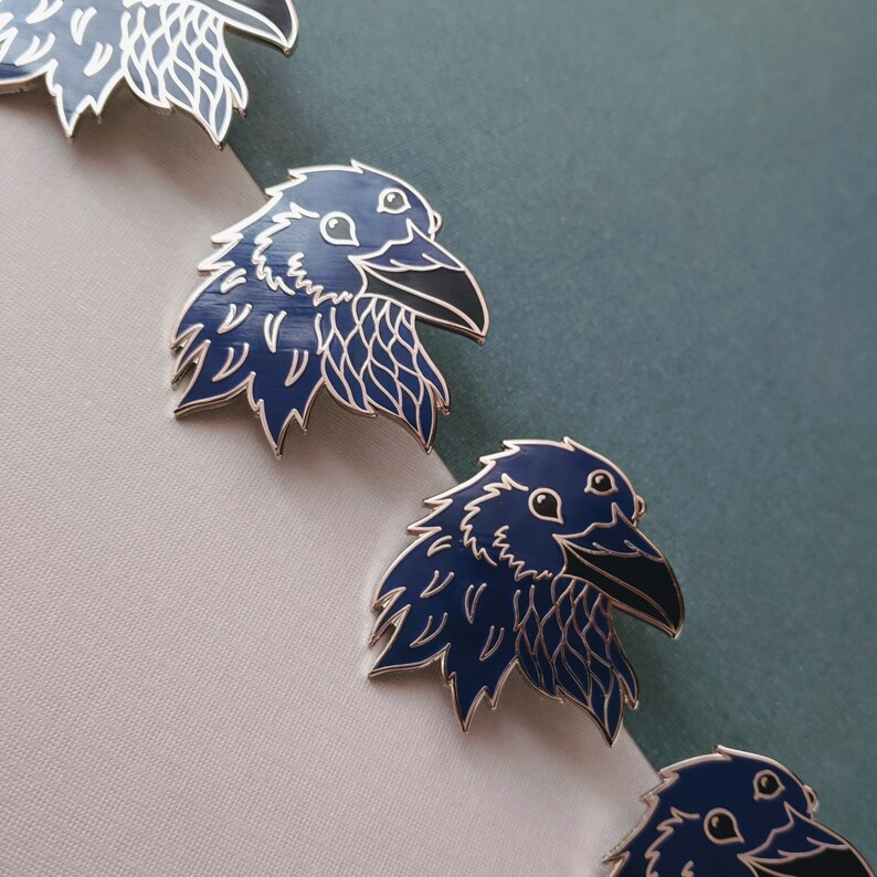 Three Eyed Raven Enamel Pin Inspired by Game of Thrones | Etsy