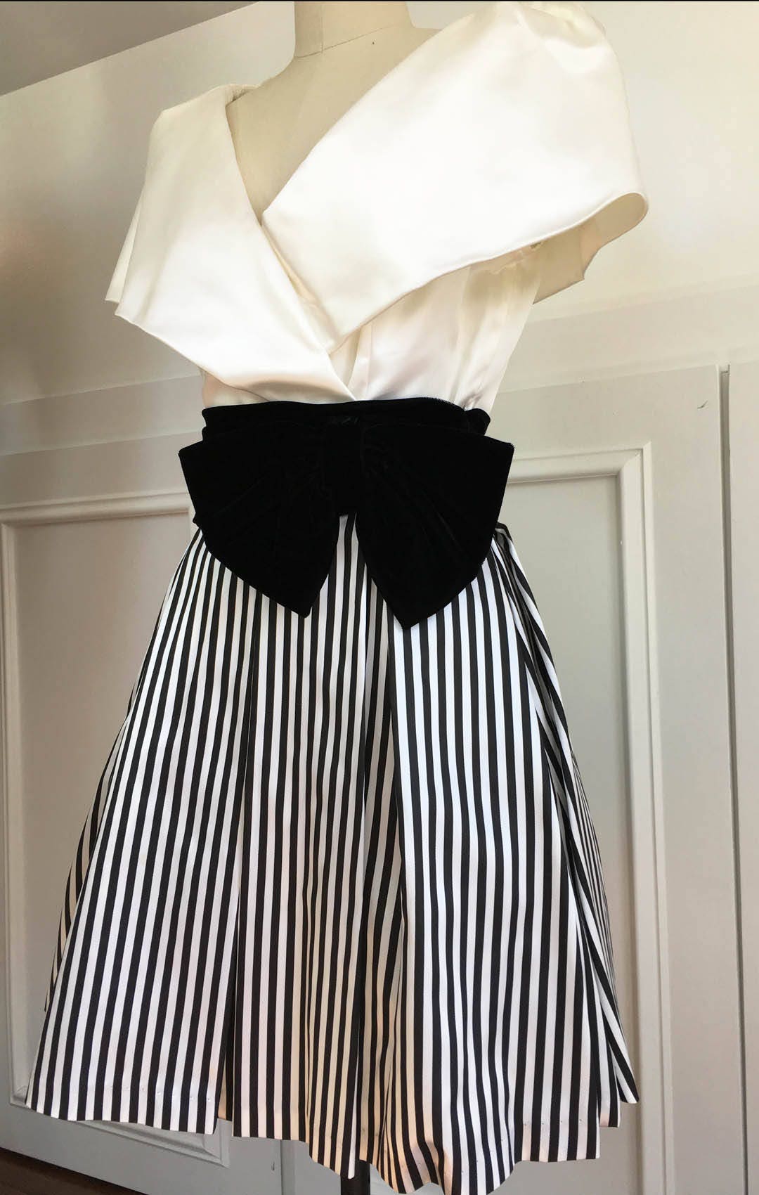 Miss Ellyn Black & White 1990s Cocktail Party Dress with Satin Off the ...
